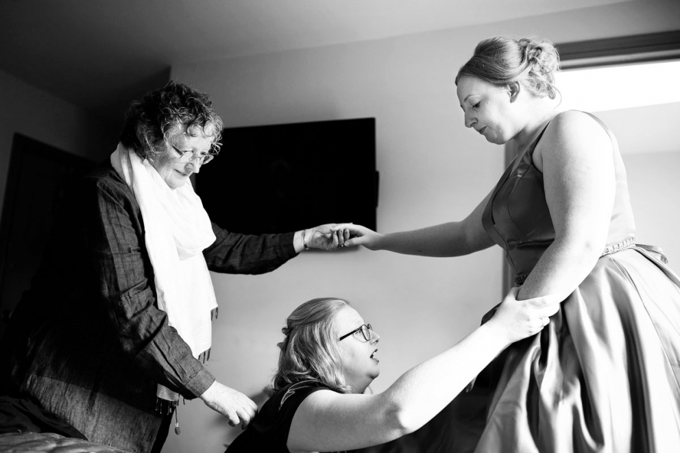 Nailsea Tithe Barn Wedding Photos - Catriona and Lloyd - Caroline ...